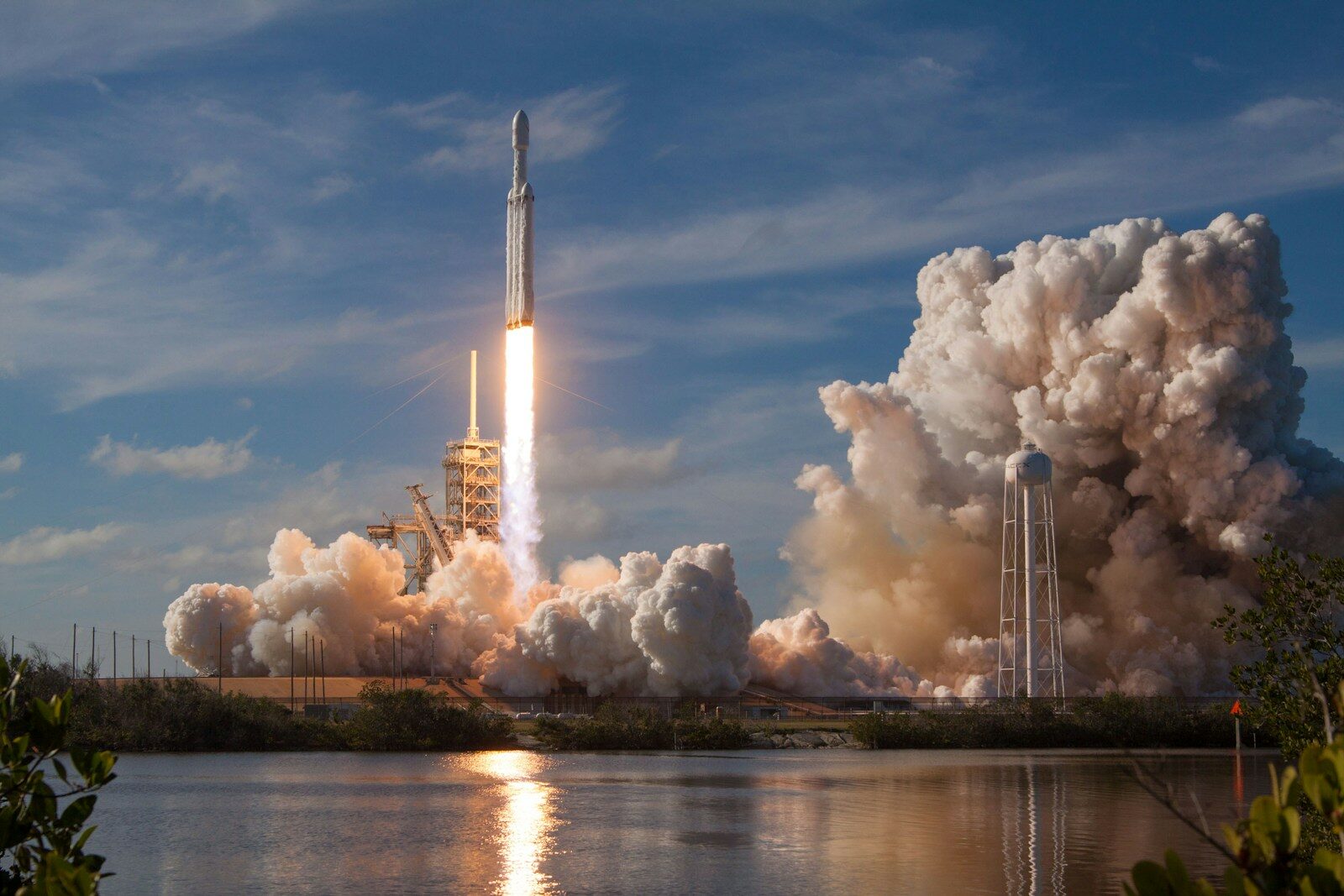 Noch nicht auf dem Mars, aber bald an der Börse: Was der SpaceX-IPO für ...